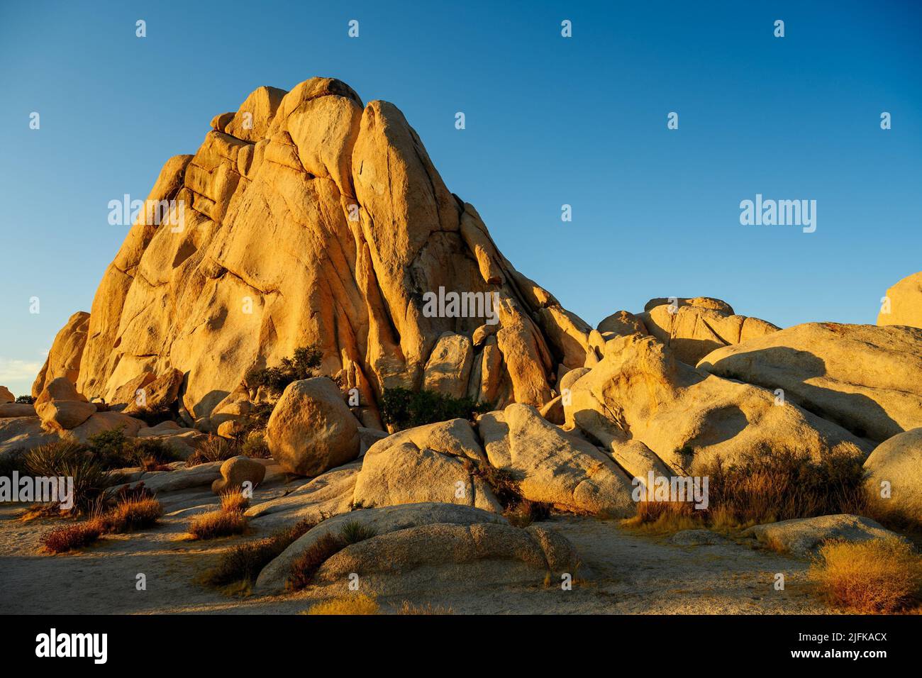Sunset mojave desert hi-res stock photography and images - Alamy