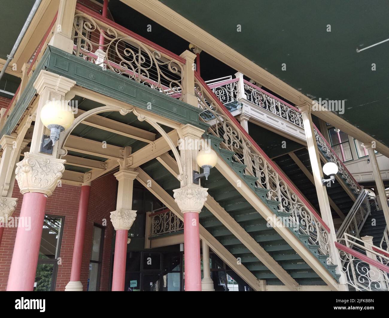 Column brick hi-res stock photography and images - Alamy