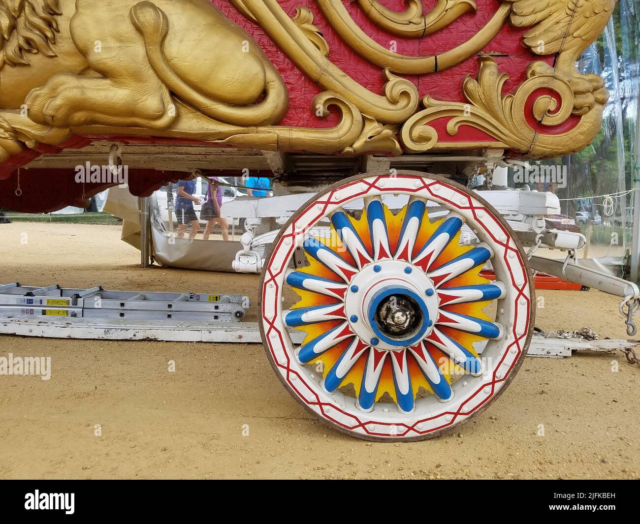 Red and blue wagon hi-res stock photography and images - Alamy