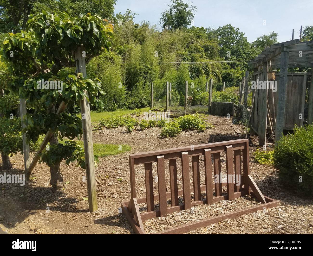 Garden rack hi-res stock photography and images - Alamy