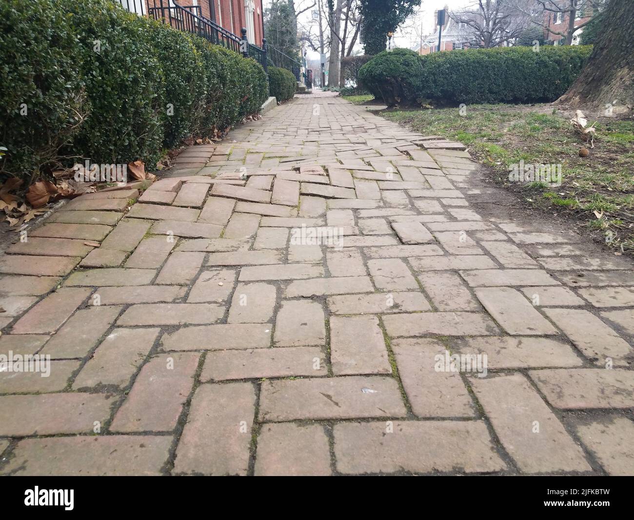Red brick sidewalk hi-res stock photography and images - Alamy