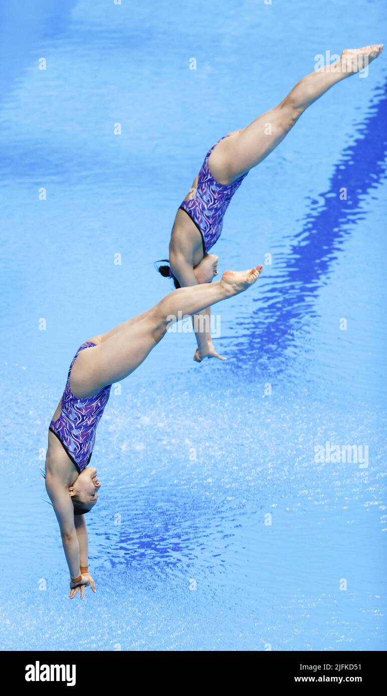 Sayaka Mikami (R) and Rin Kaneto of Japan perform in the women's 3 ...