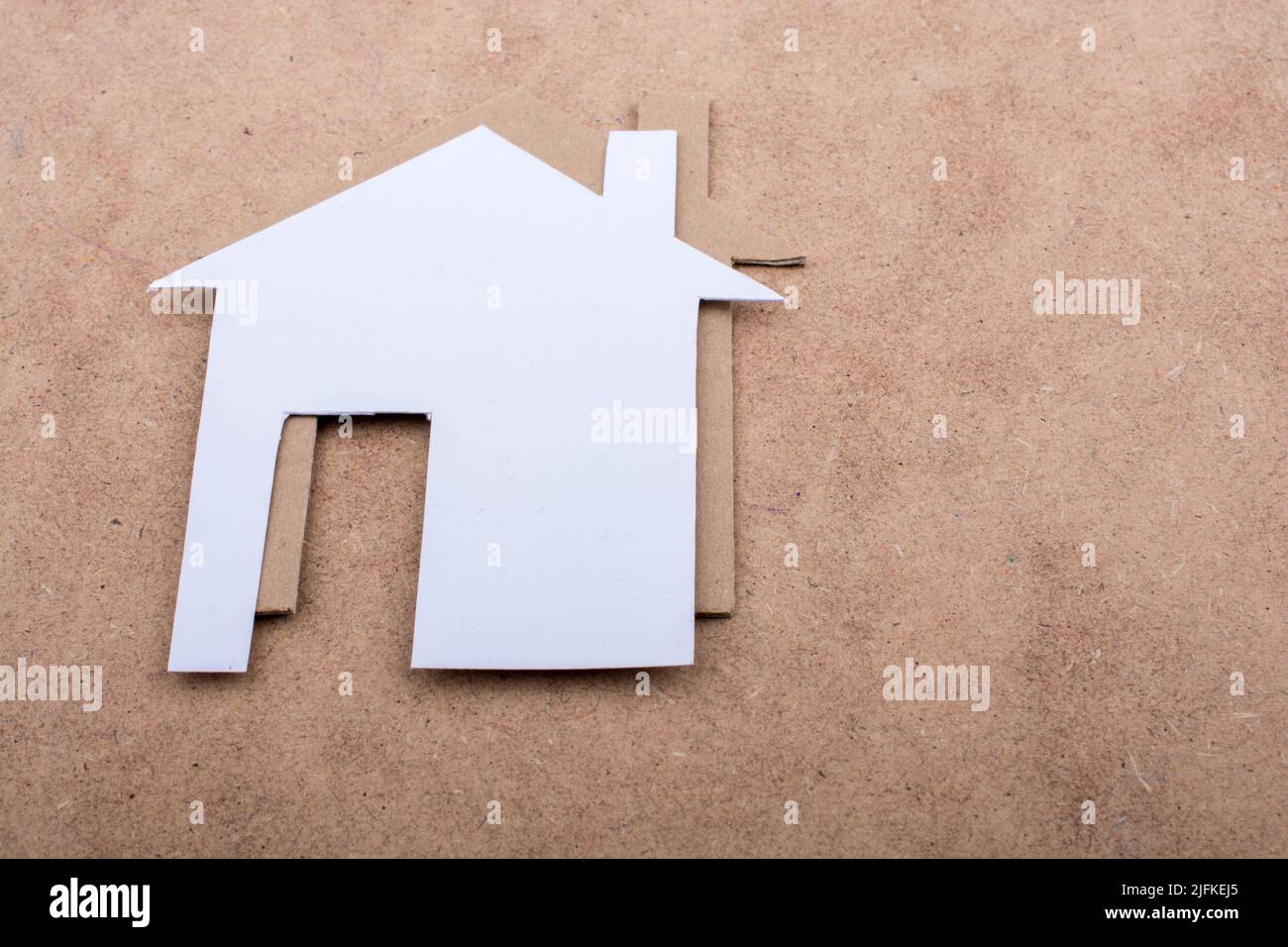 Paper houses hi-res stock photography and images - Alamy