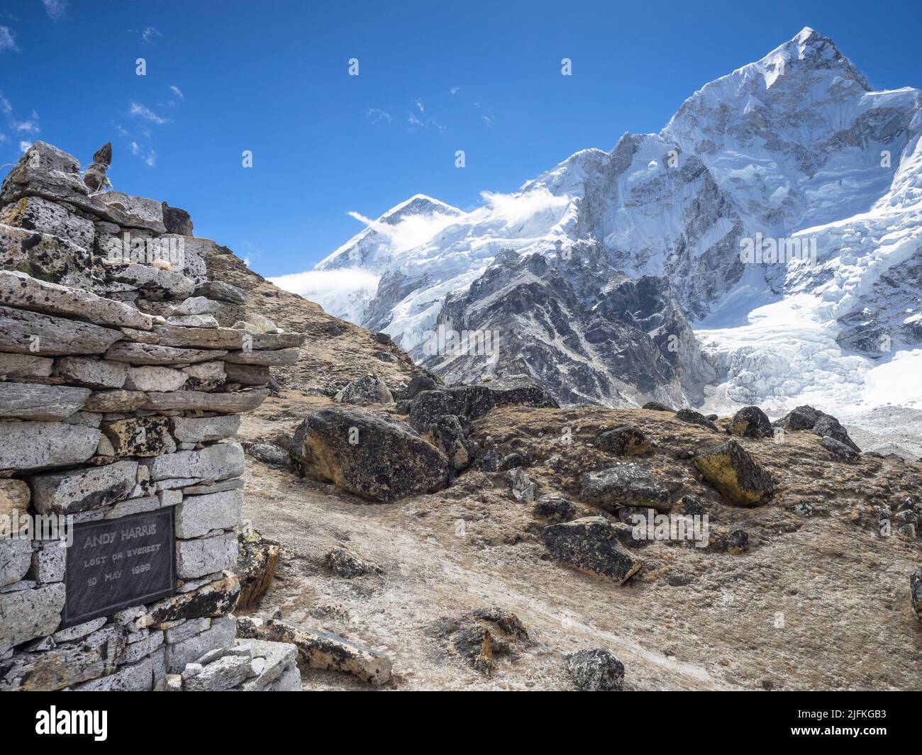 Adventure Consultants memorial to New Zealand guide Andy Harris above ...