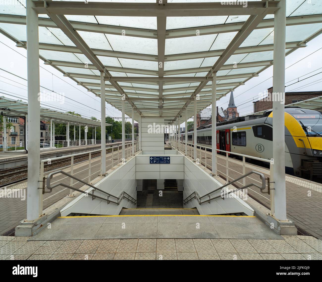 Jette local railway station hi-res stock photography and images - Alamy