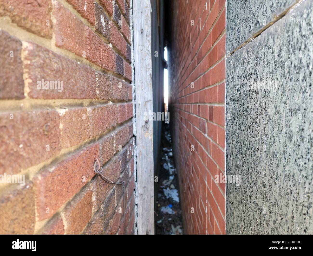 Narrow gap walls hi-res stock photography and images - Alamy