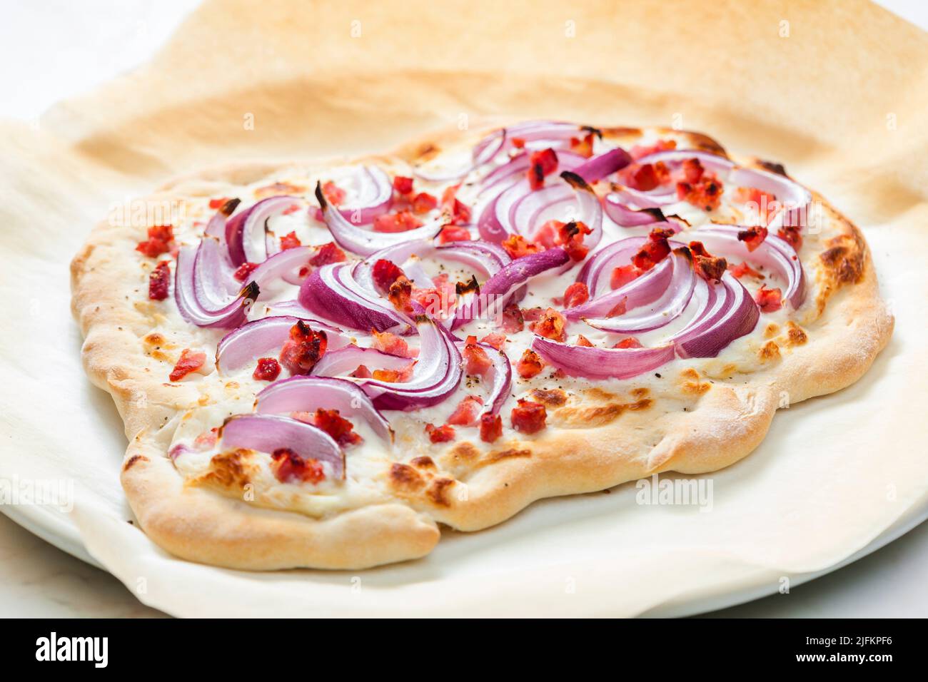 Homemade red onion pizza hi-res stock photography and images - Alamy