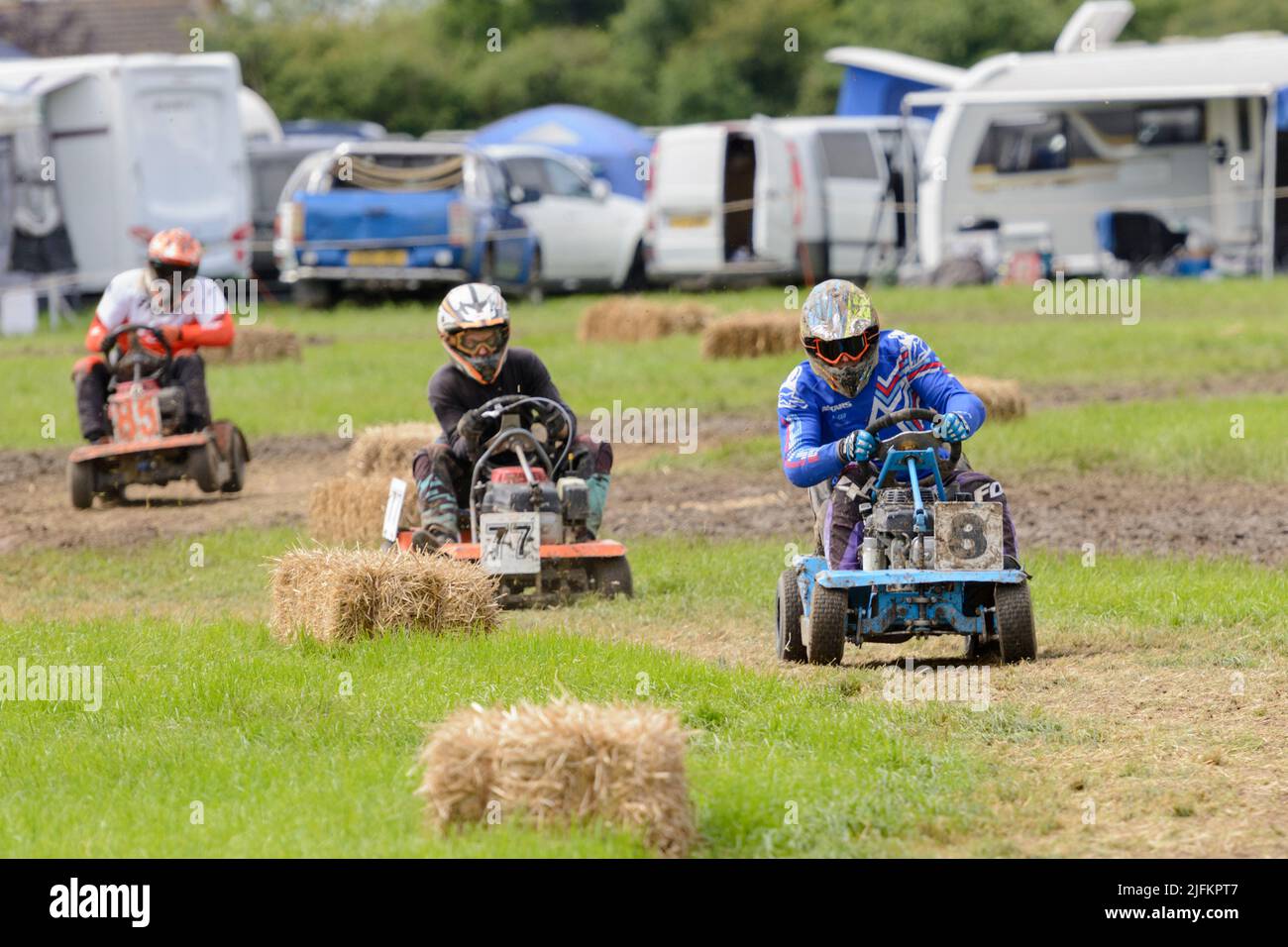 Heddington, Wiltshire, UK. 3rd July 2022. Racing enthusiasts compete in ...