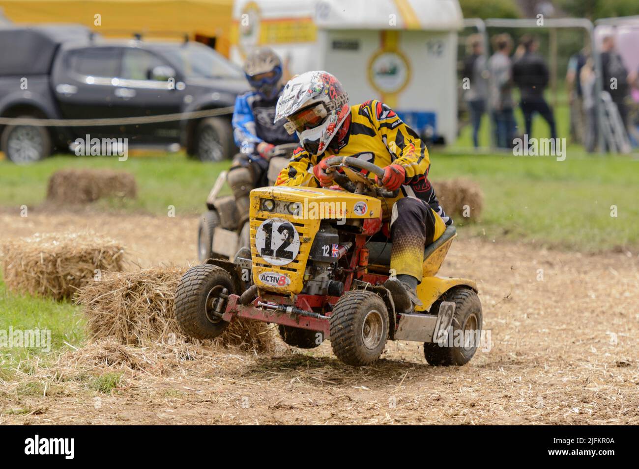Heddington, Wiltshire, UK. 3rd July 2022. Racing enthusiasts compete in ...
