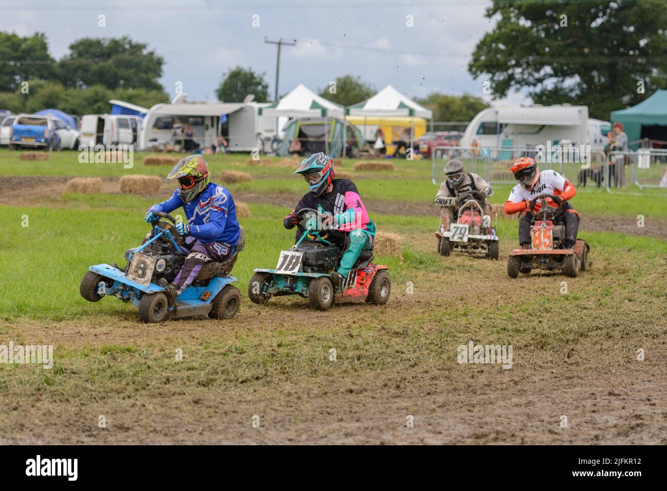 Heddington, Wiltshire, UK. 3rd July 2022. Racing enthusiasts compete in ...