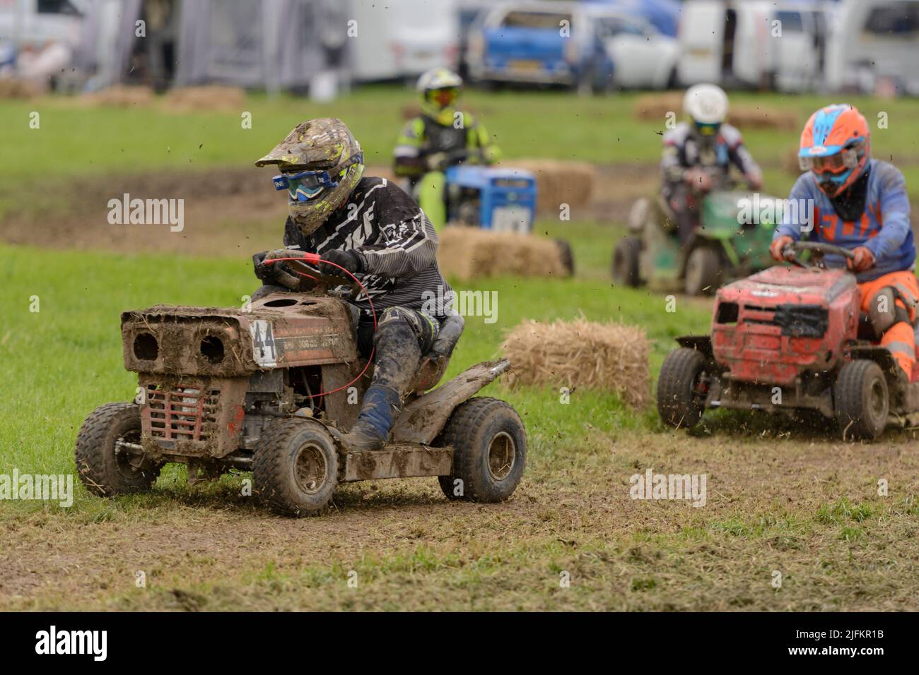 Heddington, Wiltshire, UK. 3rd July 2022. Racing enthusiasts compete in ...