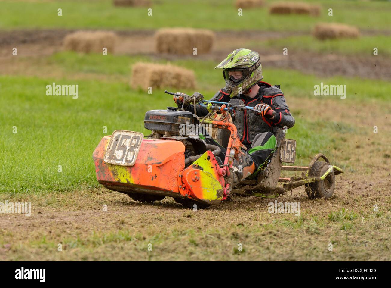 Heddington, Wiltshire, UK. 3rd July 2022. Racing enthusiasts compete in ...