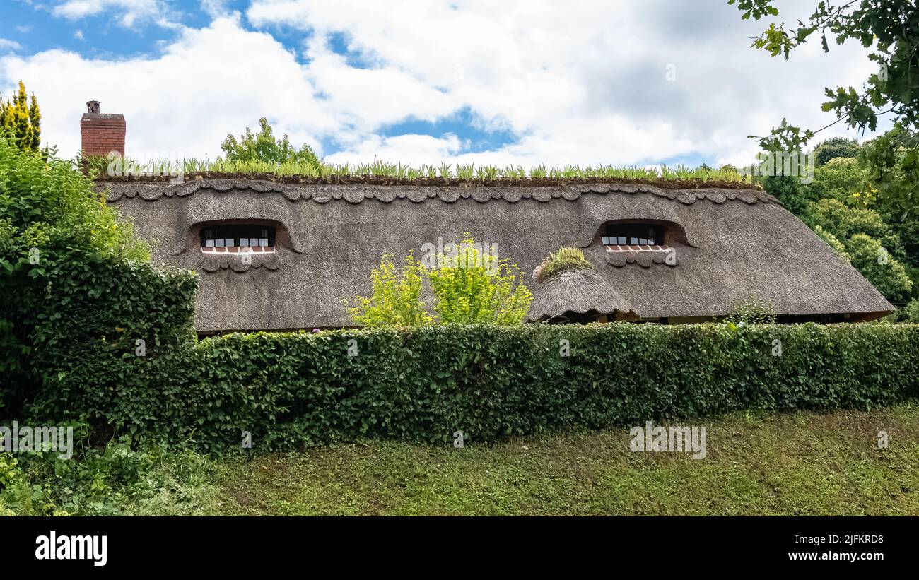 Normandy france thatched cottage hi-res stock photography and images ...