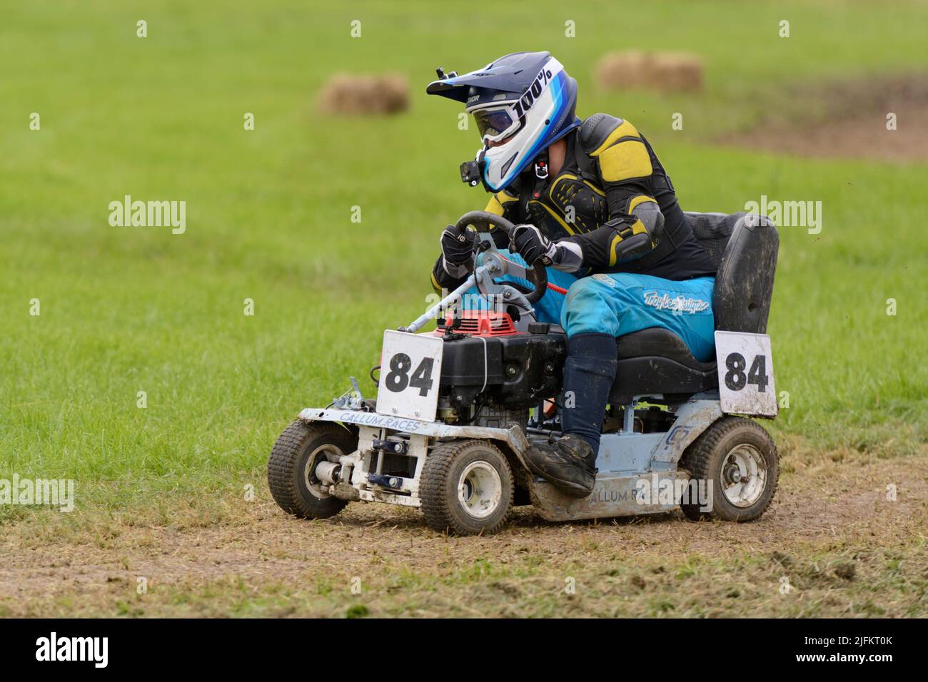 Heddington, Wiltshire, UK. 3rd July 2022. Racing enthusiasts compete in ...