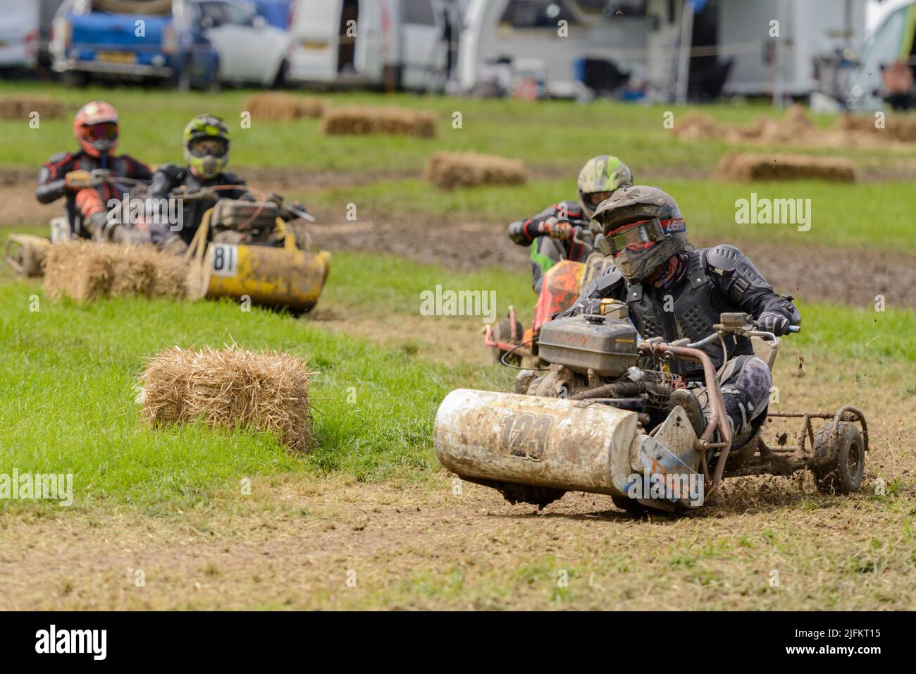 Heddington, Wiltshire, UK. 3rd July 2022. Racing enthusiasts compete in ...