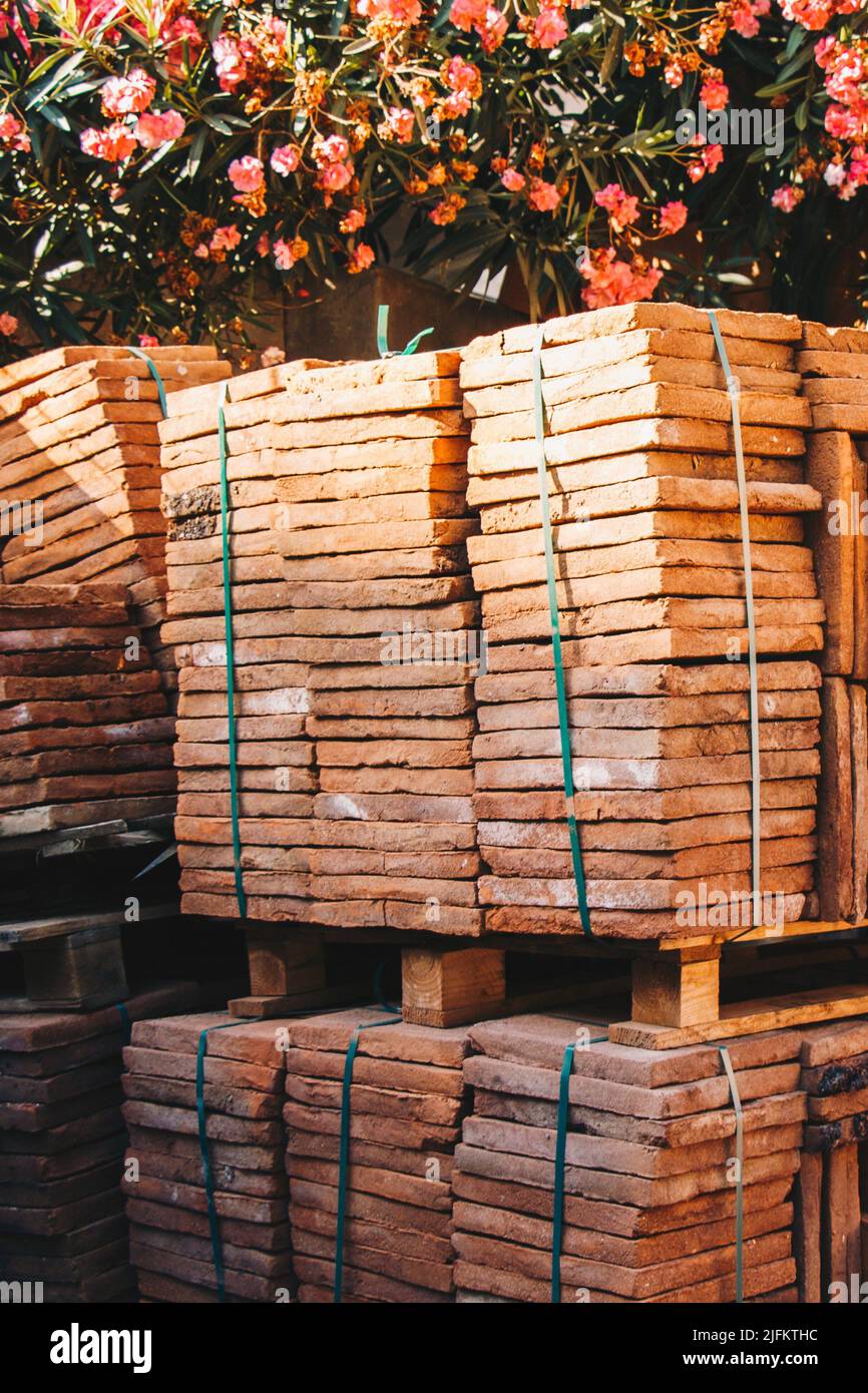 Unloading bricks hi-res stock photography and images - Alamy