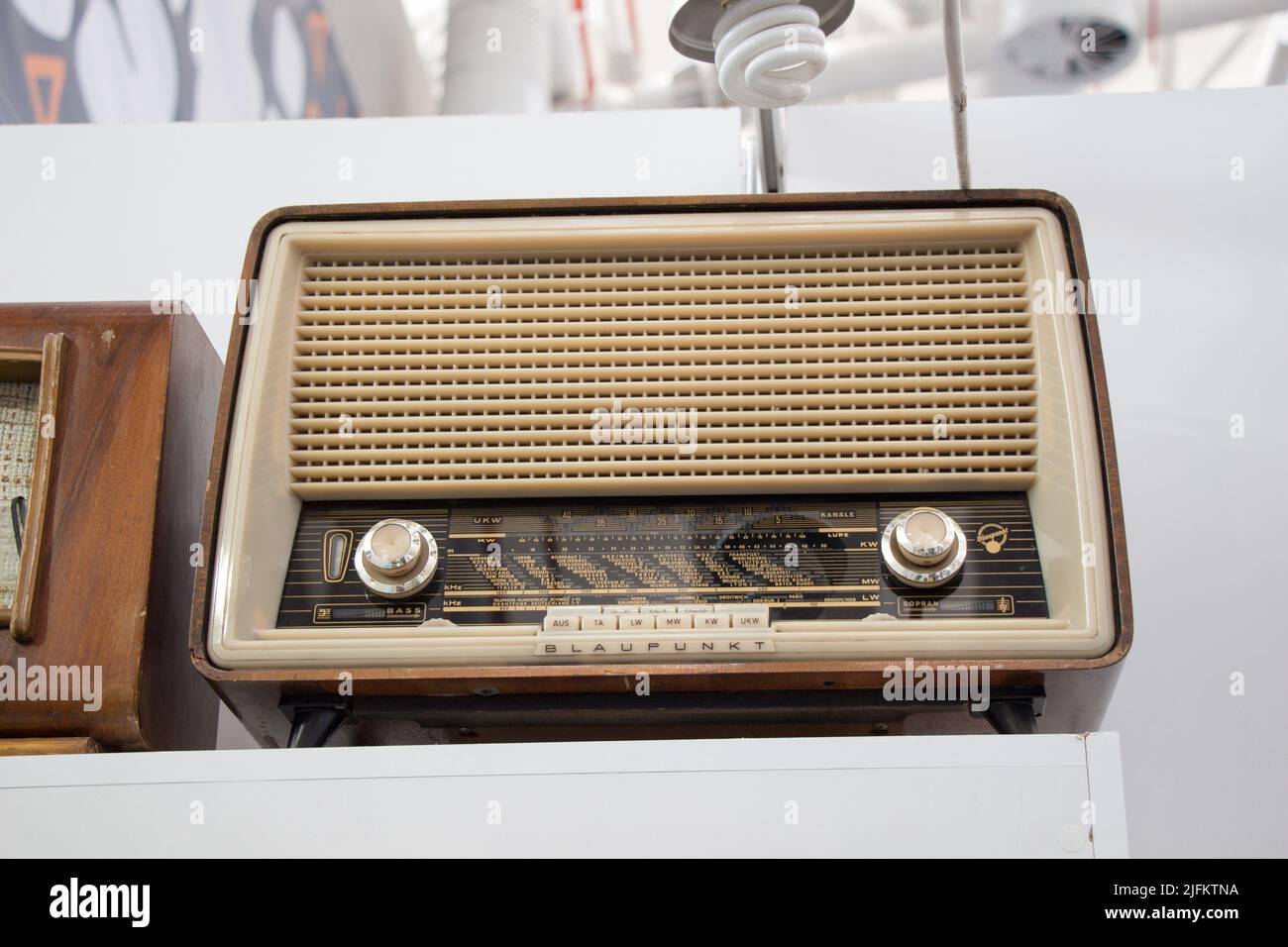 Shortwave technology hi-res stock photography and images - Alamy