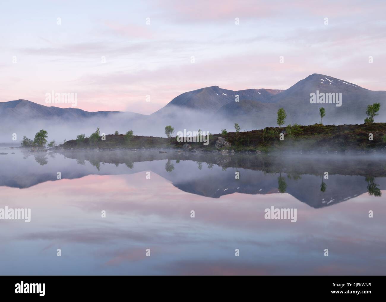 Glencoe lochan reflections misty hi-res stock photography and images ...