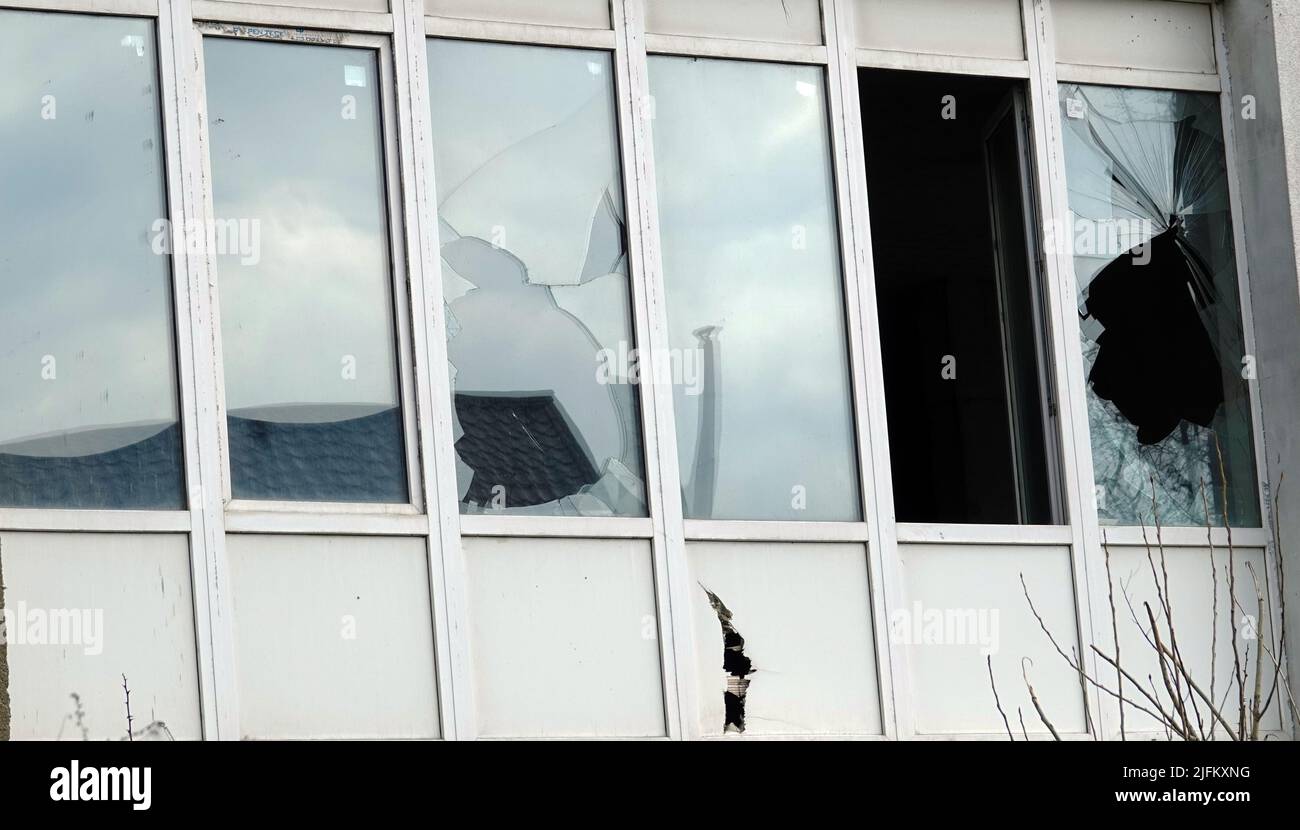 Kiev, Ukraine April 21, 2021: Broken windows in an apartment building in Kiev Stock Photo - Alamy