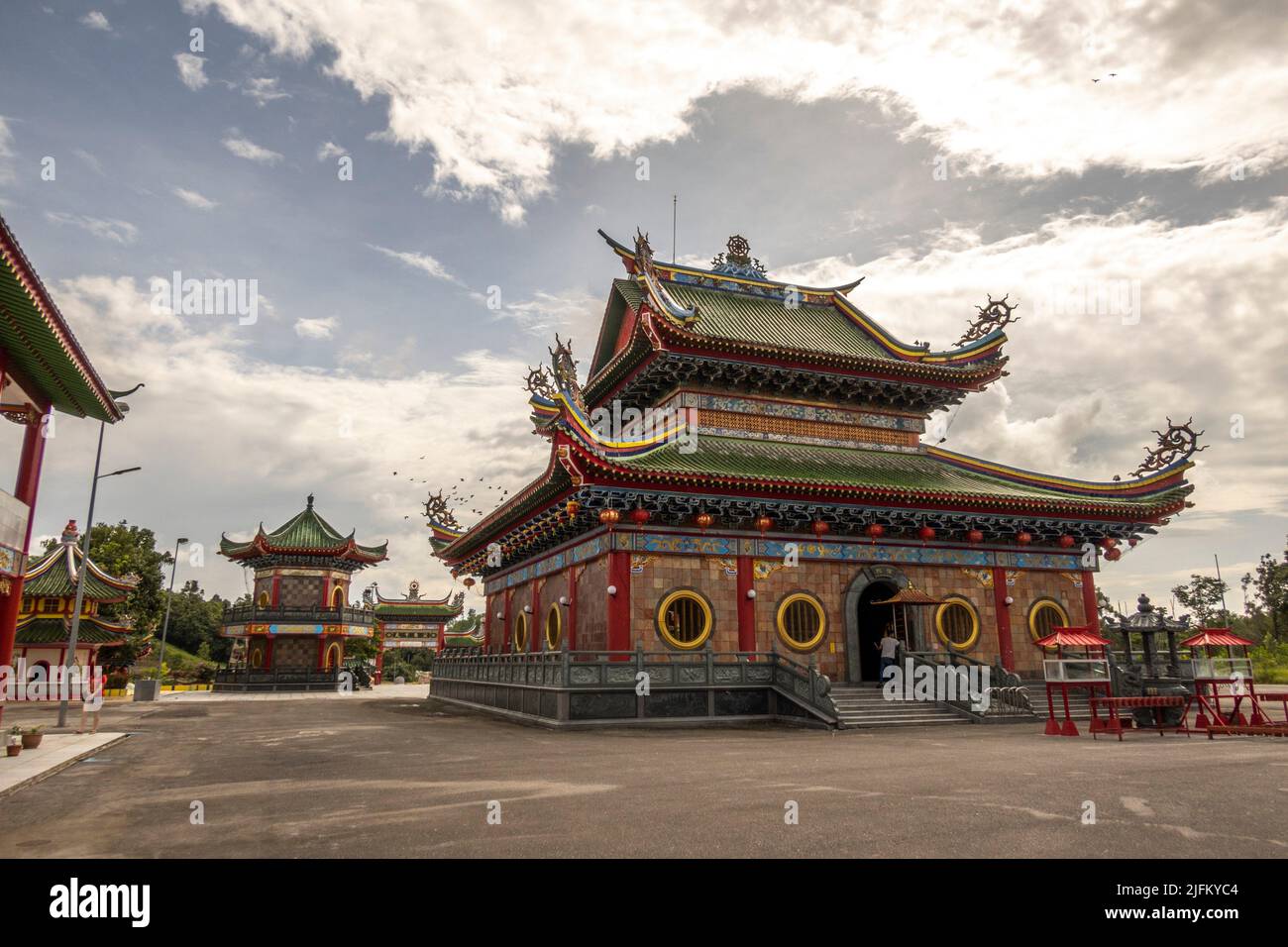 Yu Lung San Tien En Si (Jade Dragon Temple, Sibu, Sarawak, East ...
