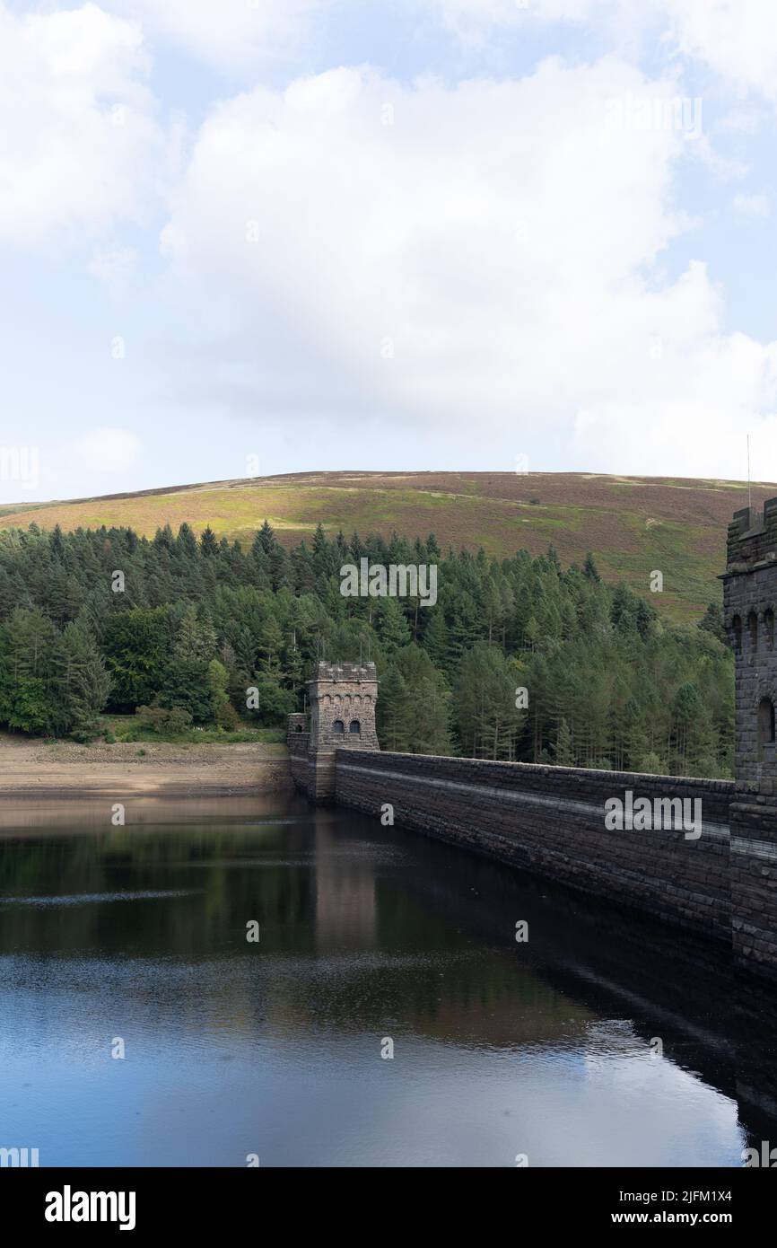 Derwent Dam in Peak District during daytime Stock Photo - Alamy