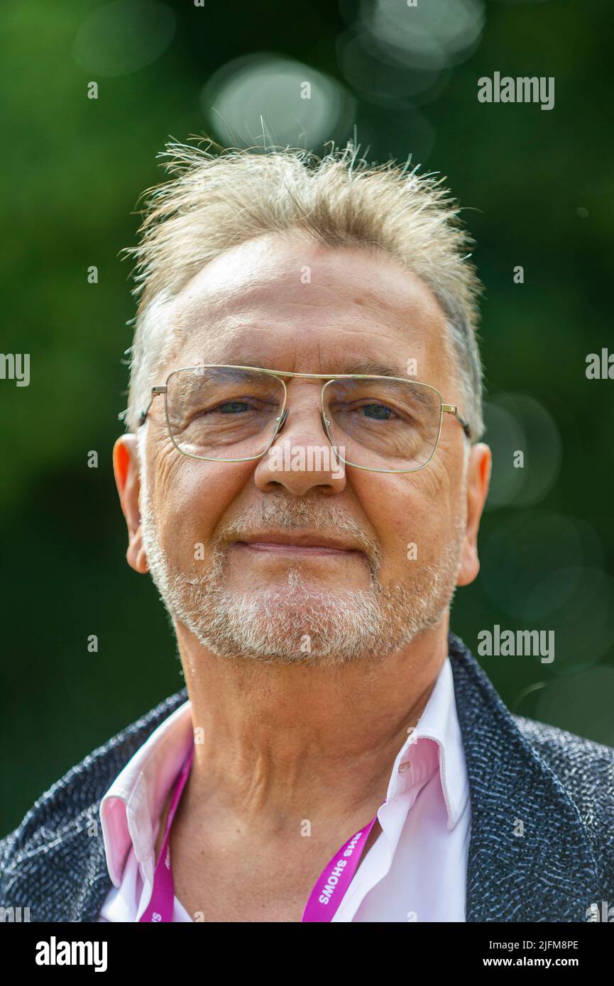 Raymond blanc celebrity hi-res stock photography and images - Alamy