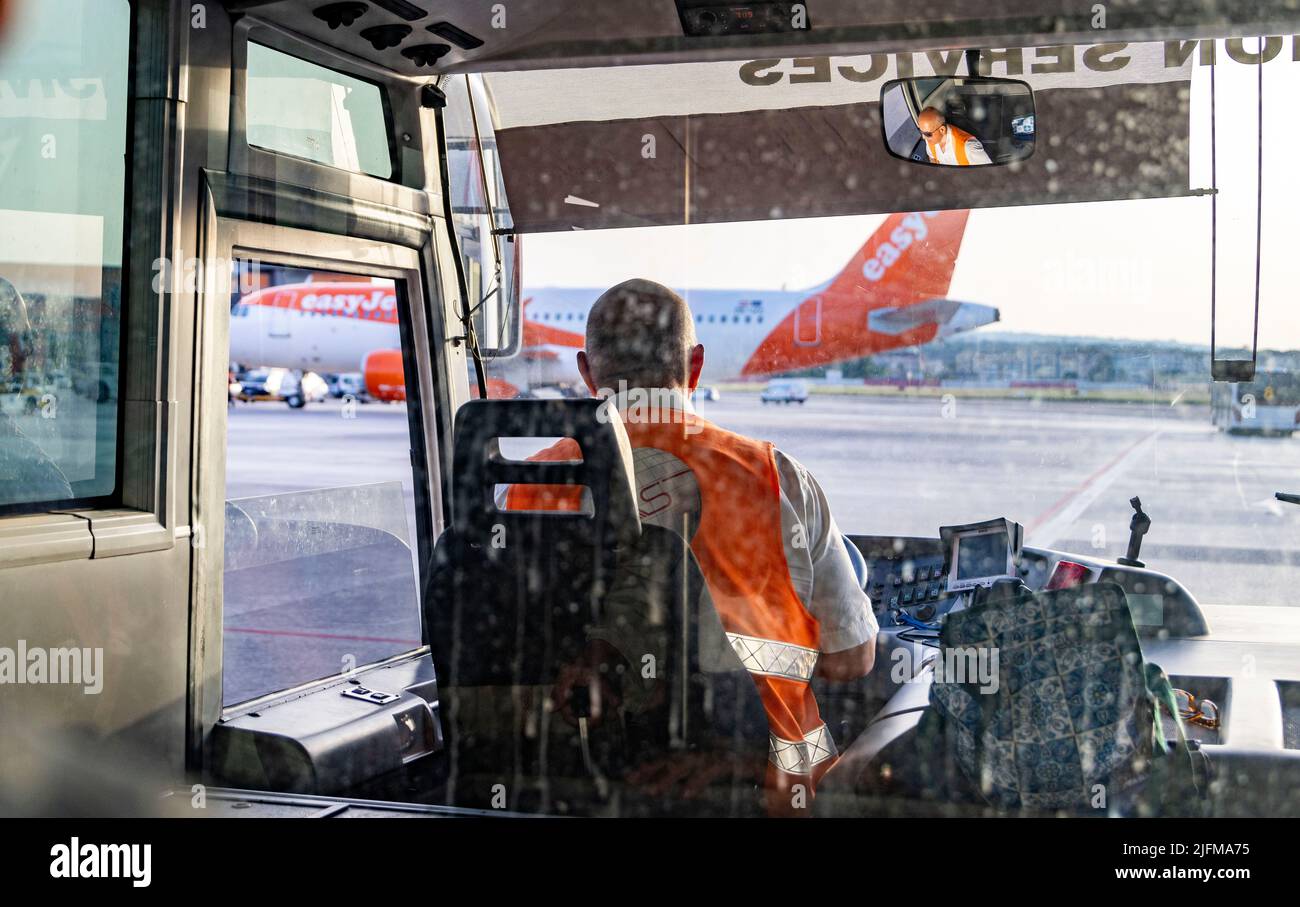 Jet bus hi-res stock photography and images - Alamy