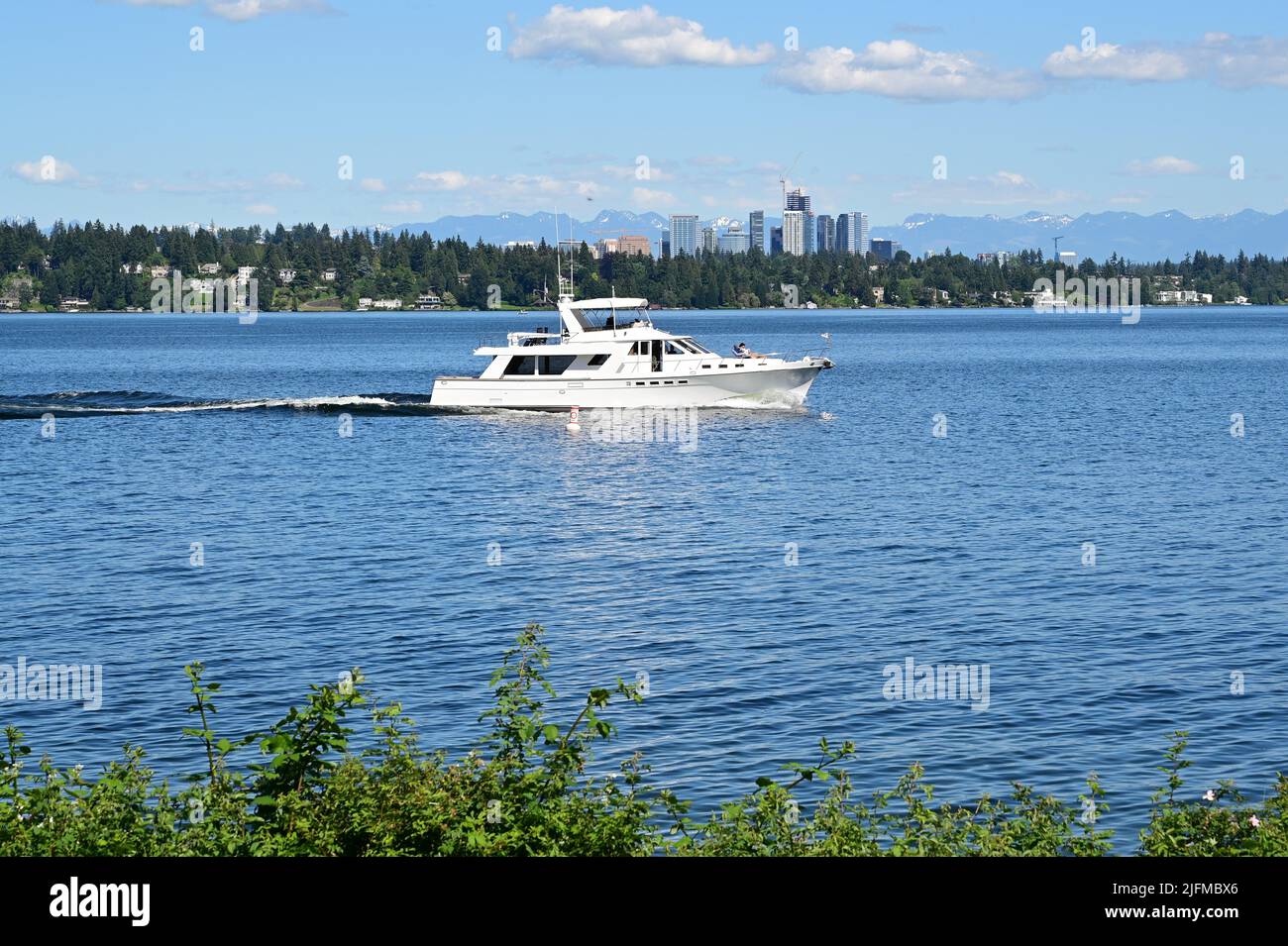 A motor launch on Lake Washington in Seattle Stock Photo - Alamy