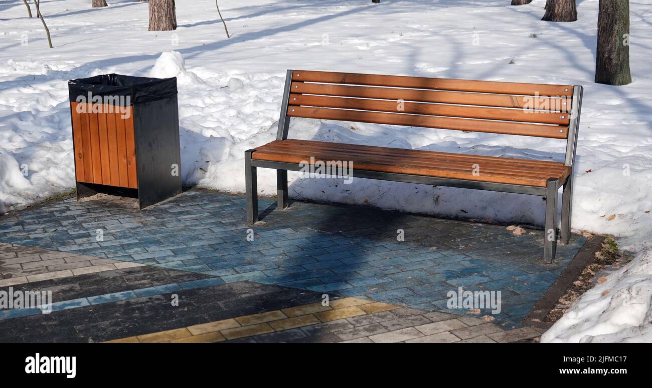 Bench and bench in winter park Kiev Ukraine Stock Photo - Alamy