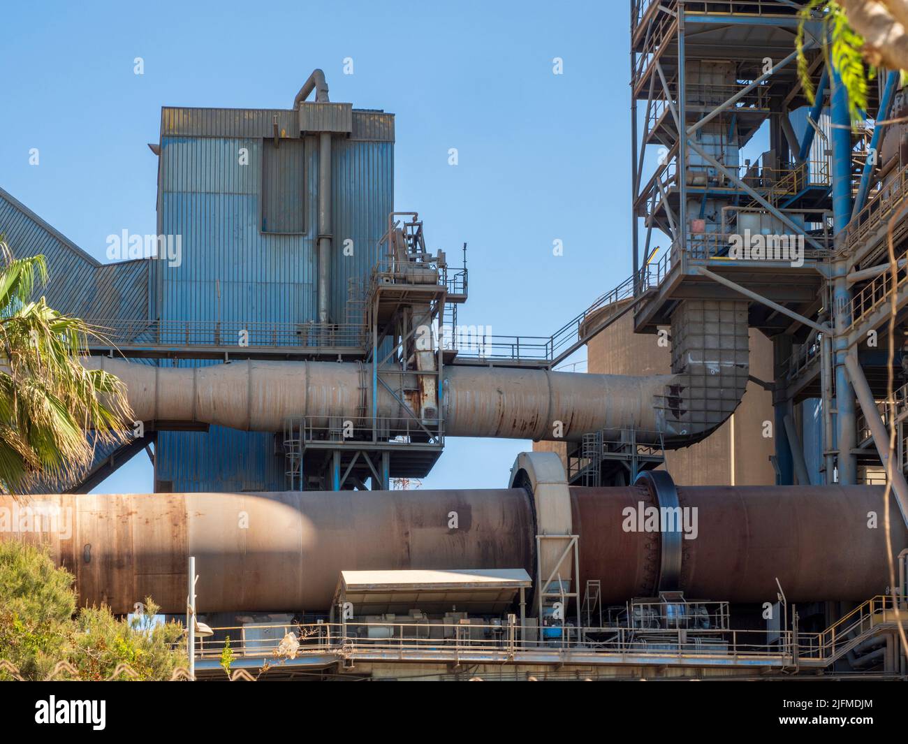 Detail of the machinery of a cement factory Stock Photo - Alamy