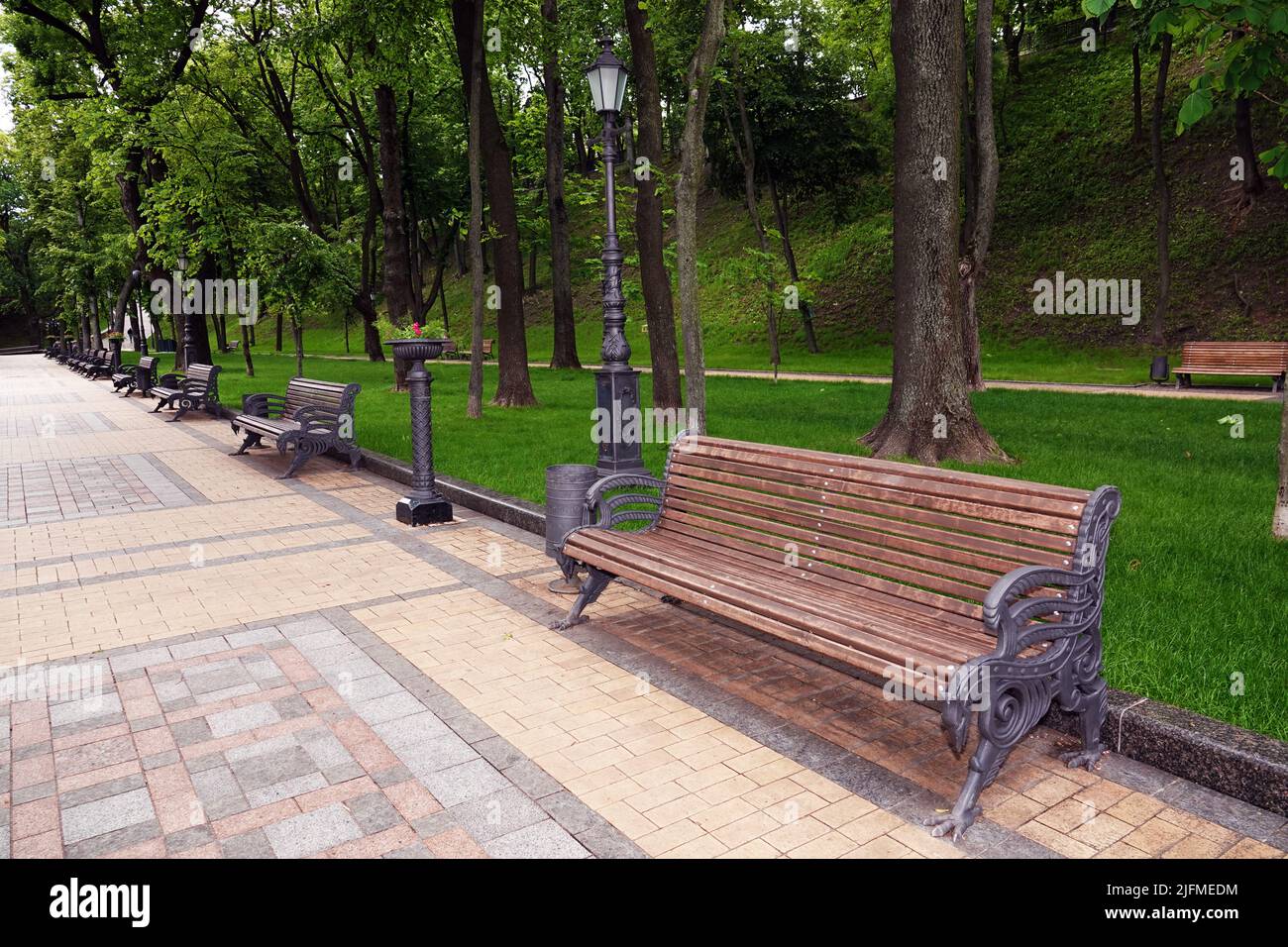 Bench in the summer park of Kiev Stock Photo - Alamy