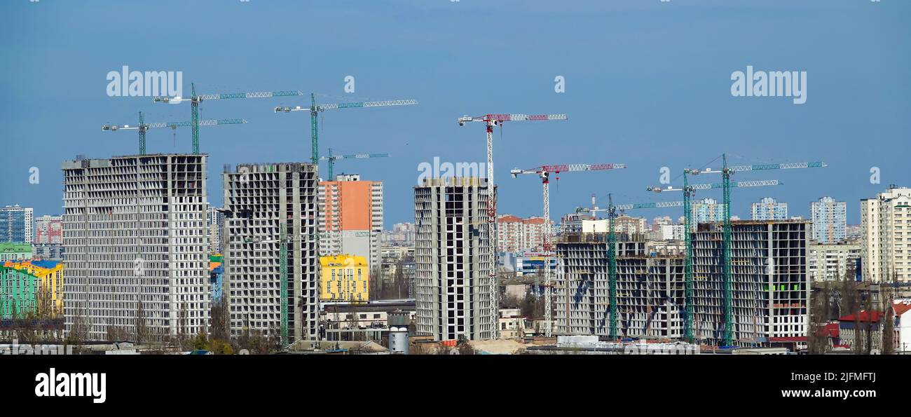 Kyiv, Ukraine July 7, 2022: tower construction cranes on the ...