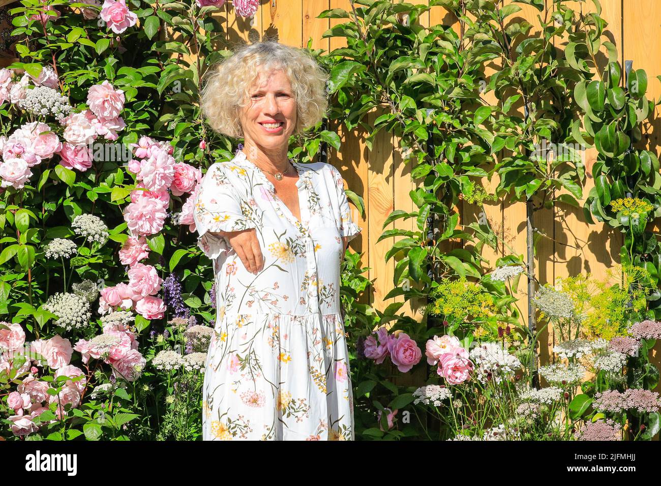 Hampton Court, London, UK. 04th July, 2022. BBC Gardener's World Sue ...