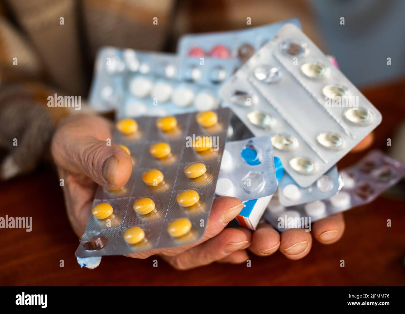 Pills handful hi-res stock photography and images - Alamy
