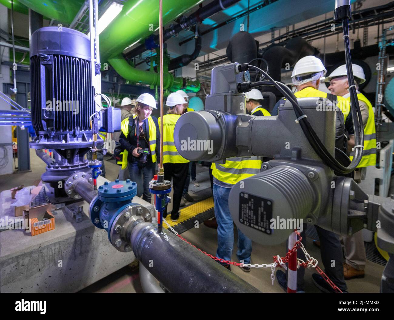Berlin, Germany. 04th July, 2022. Journalists look at parts of the ...