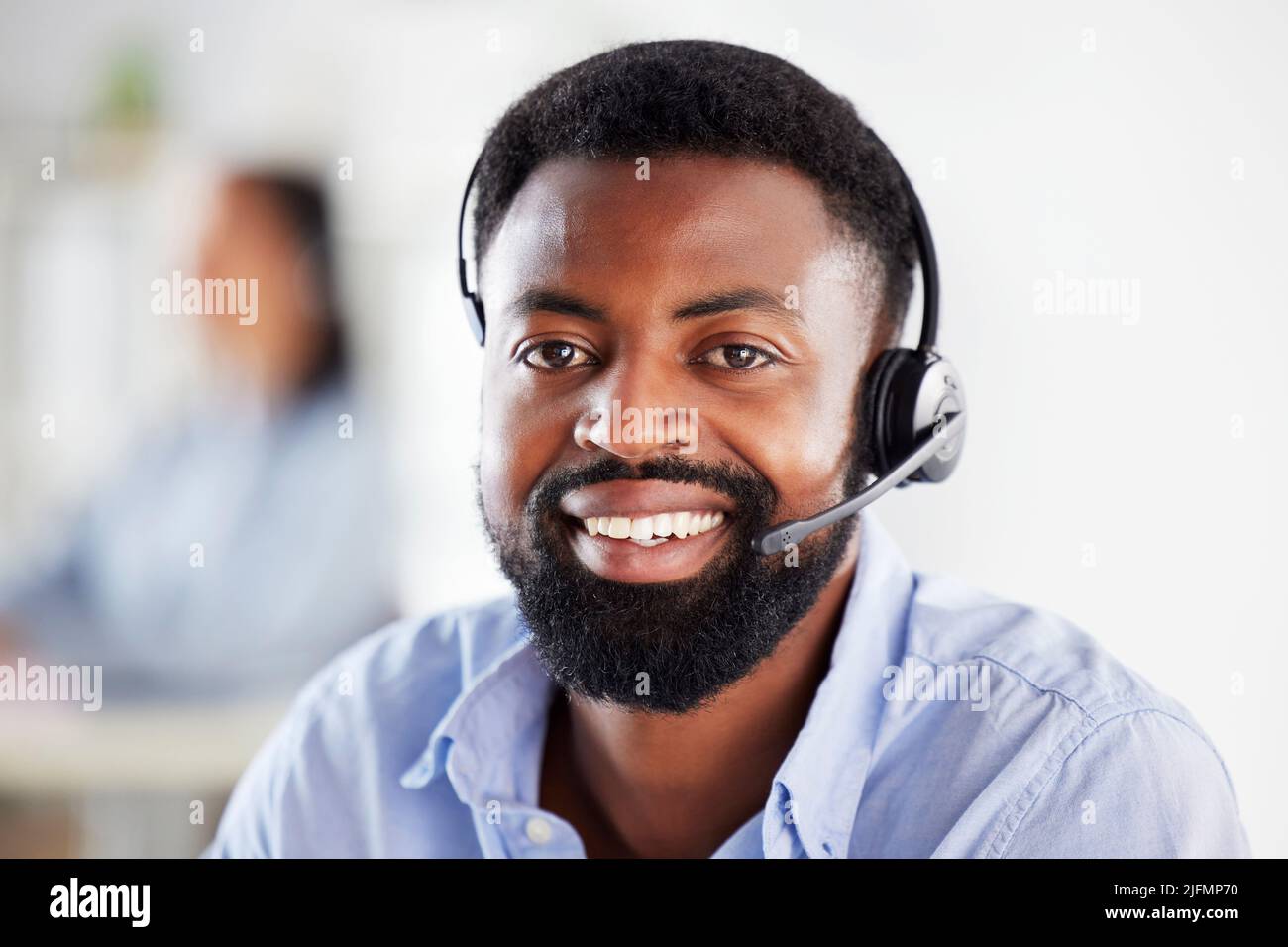 Friendly smiling office hi-res stock photography and images - Alamy