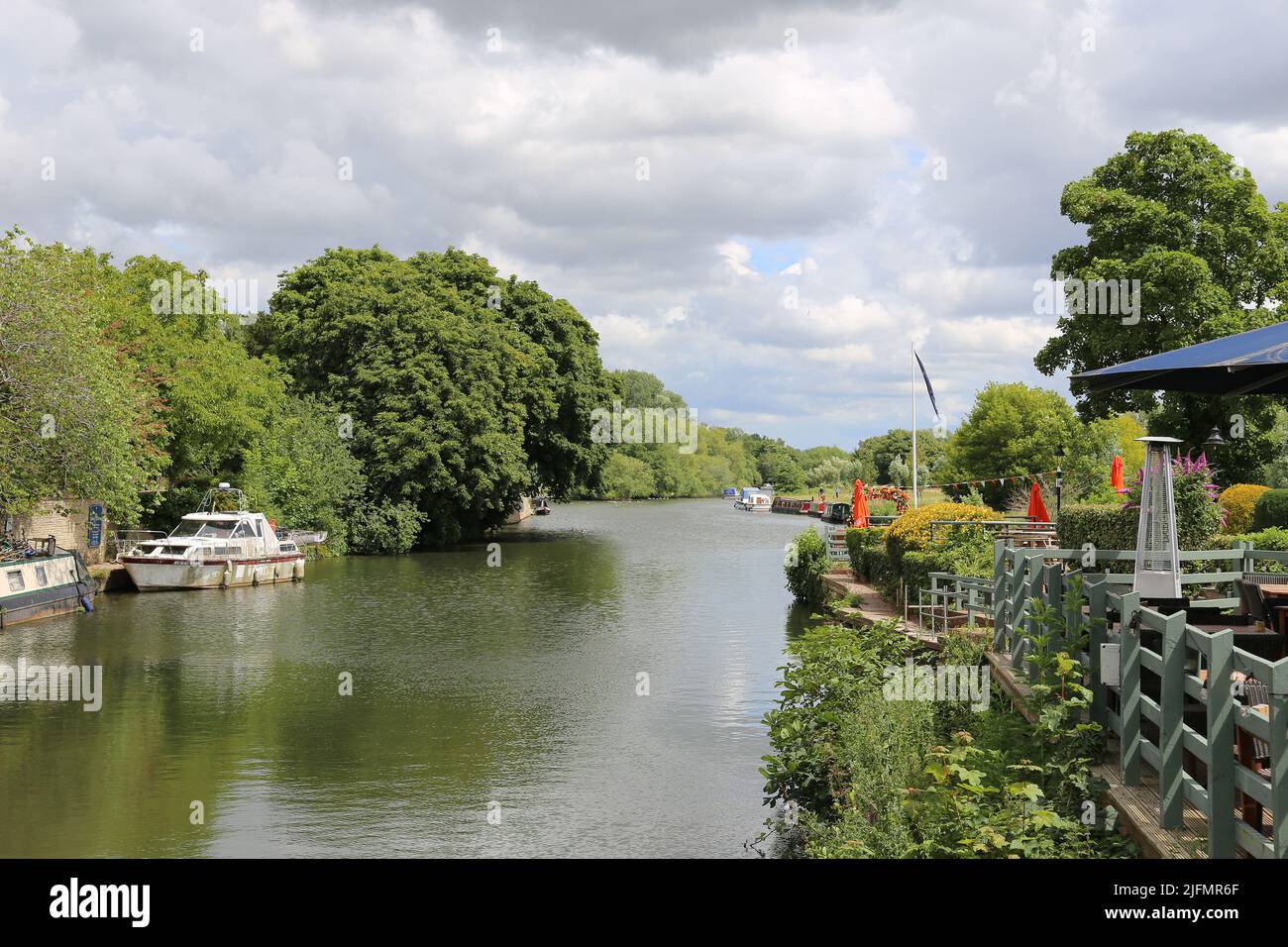 Islands on the river thames hi-res stock photography and images - Alamy