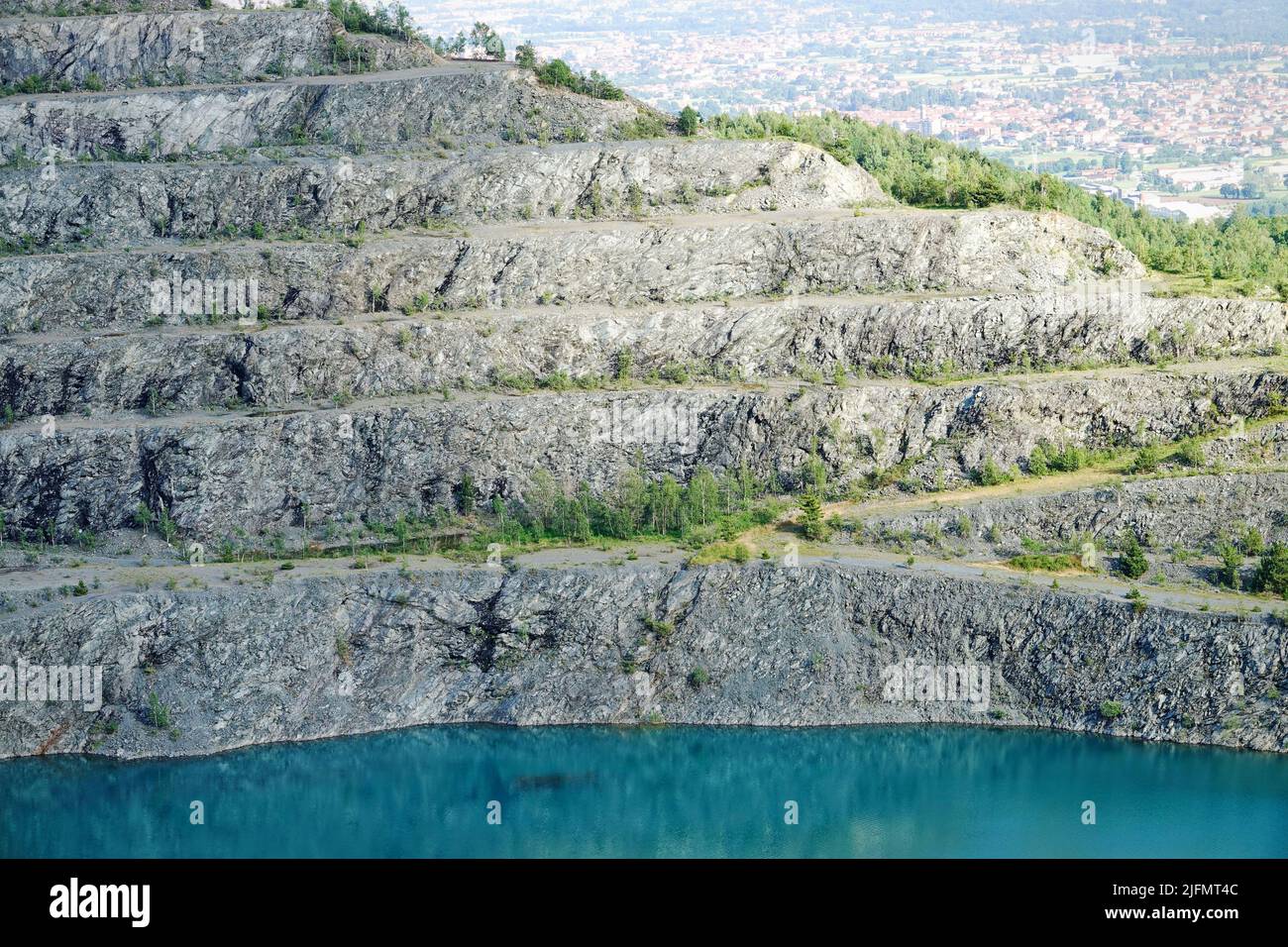 Blue asbestos hi-res stock photography and images - Alamy