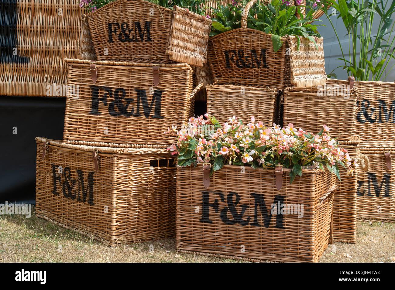 Hampton court flower show press hi-res stock photography and images - Alamy