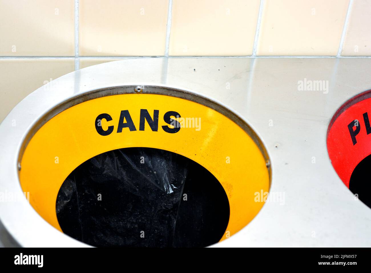 Modern trash cans hi-res stock photography and images - Alamy