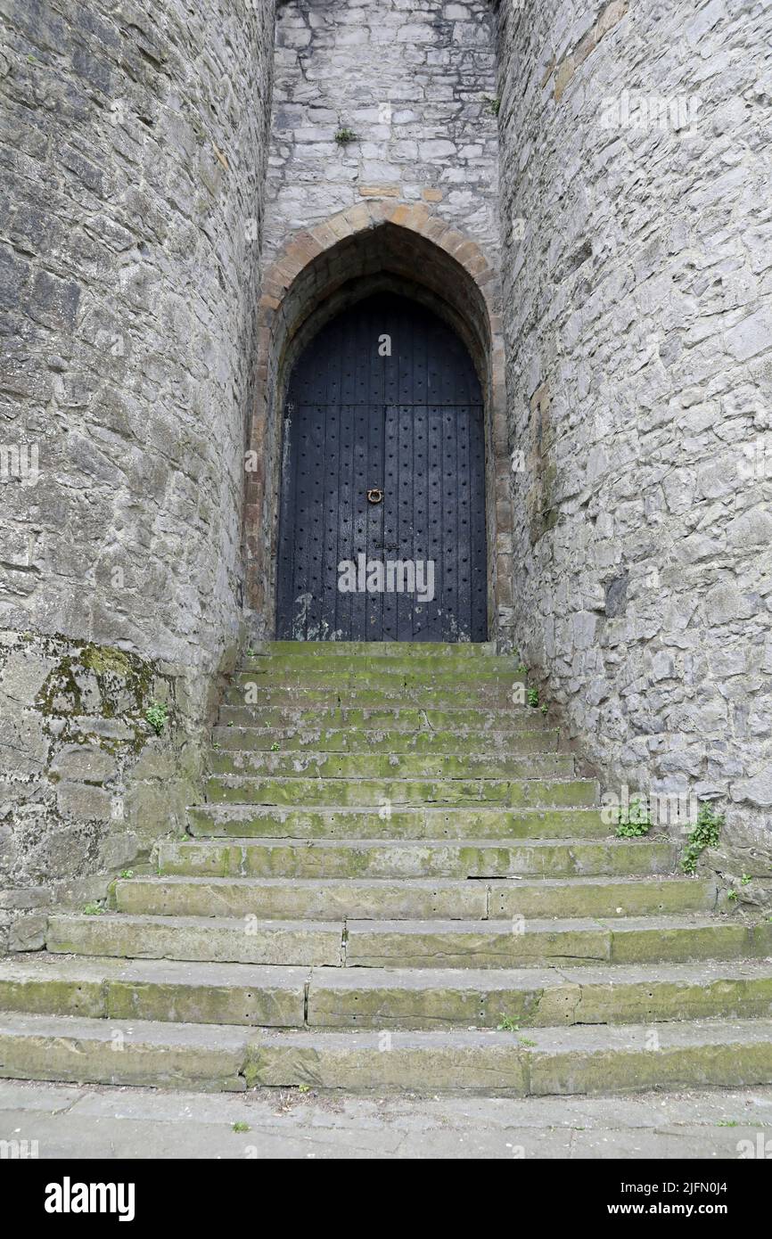 Door of medieval Limerick Castle in Ireland Stock Photo - Alamy