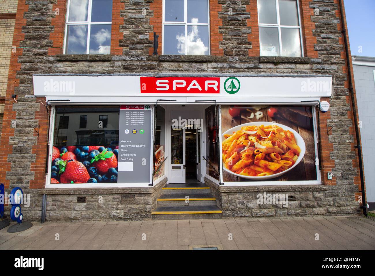 BAMPTON, DEVON, UK - APRIL 7, 2022 Spar grocery shop on Brook Street ...