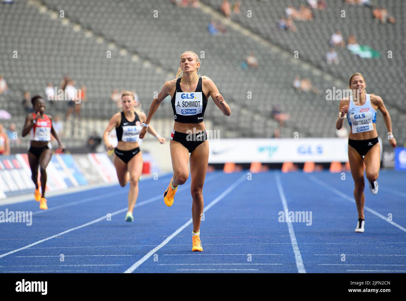 Alica SCHMIDT (SCC Berlin/ front) Action, semi-finals 400m of the women ...