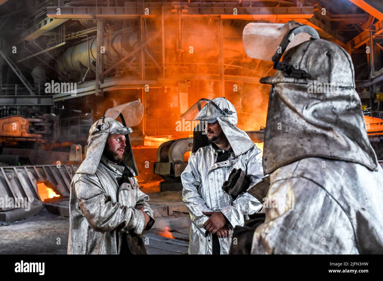 Heat resistant suits hi-res stock photography and images - Alamy
