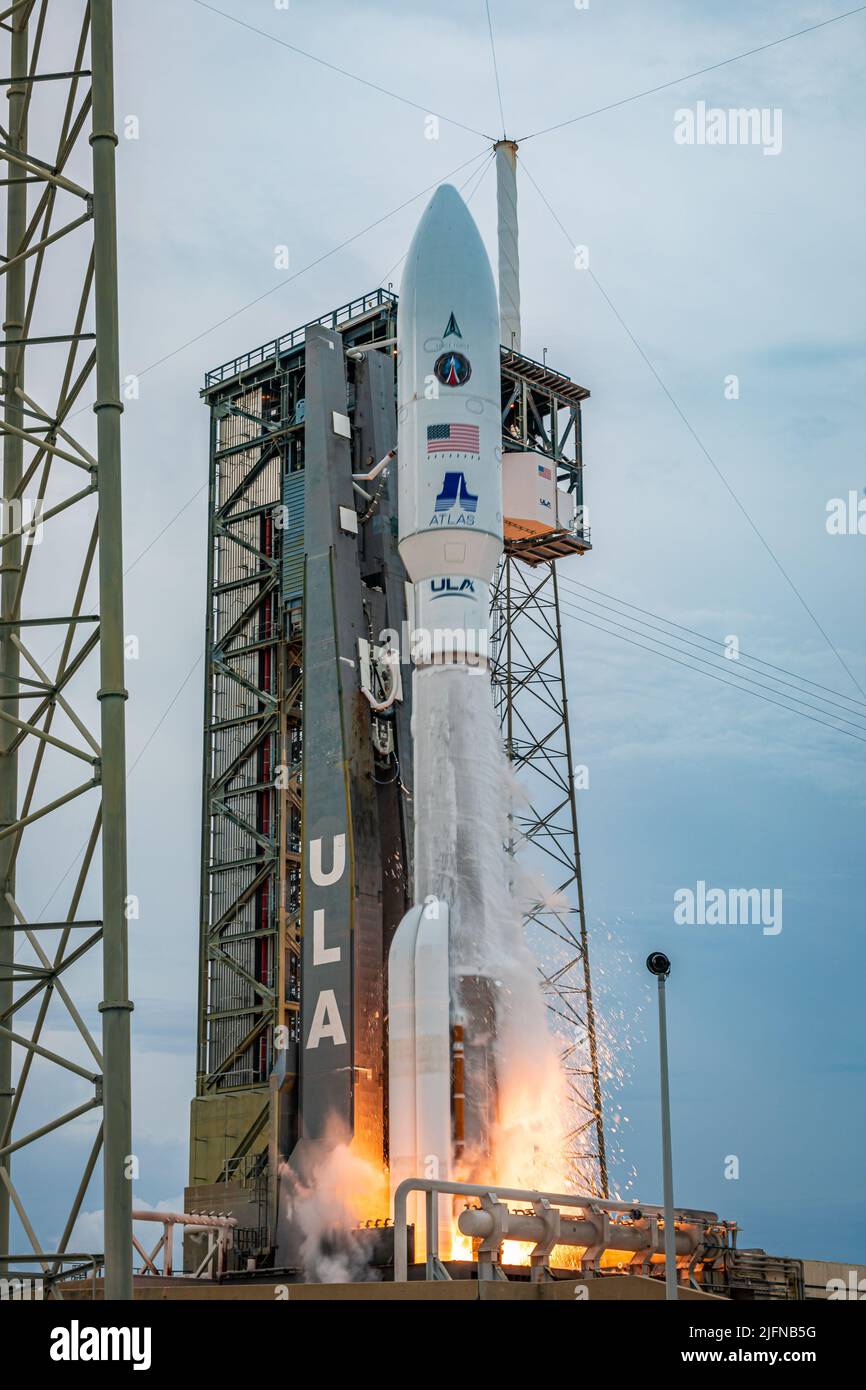 A United Launch Alliance (ULA) Atlas V 541 rocket launches the USSF-12 ...