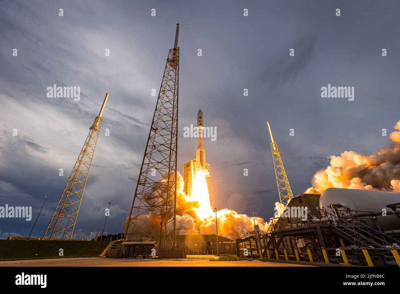 USA. 01st July, 2022. A United Launch Alliance (ULA) Atlas V 541 rocket ...