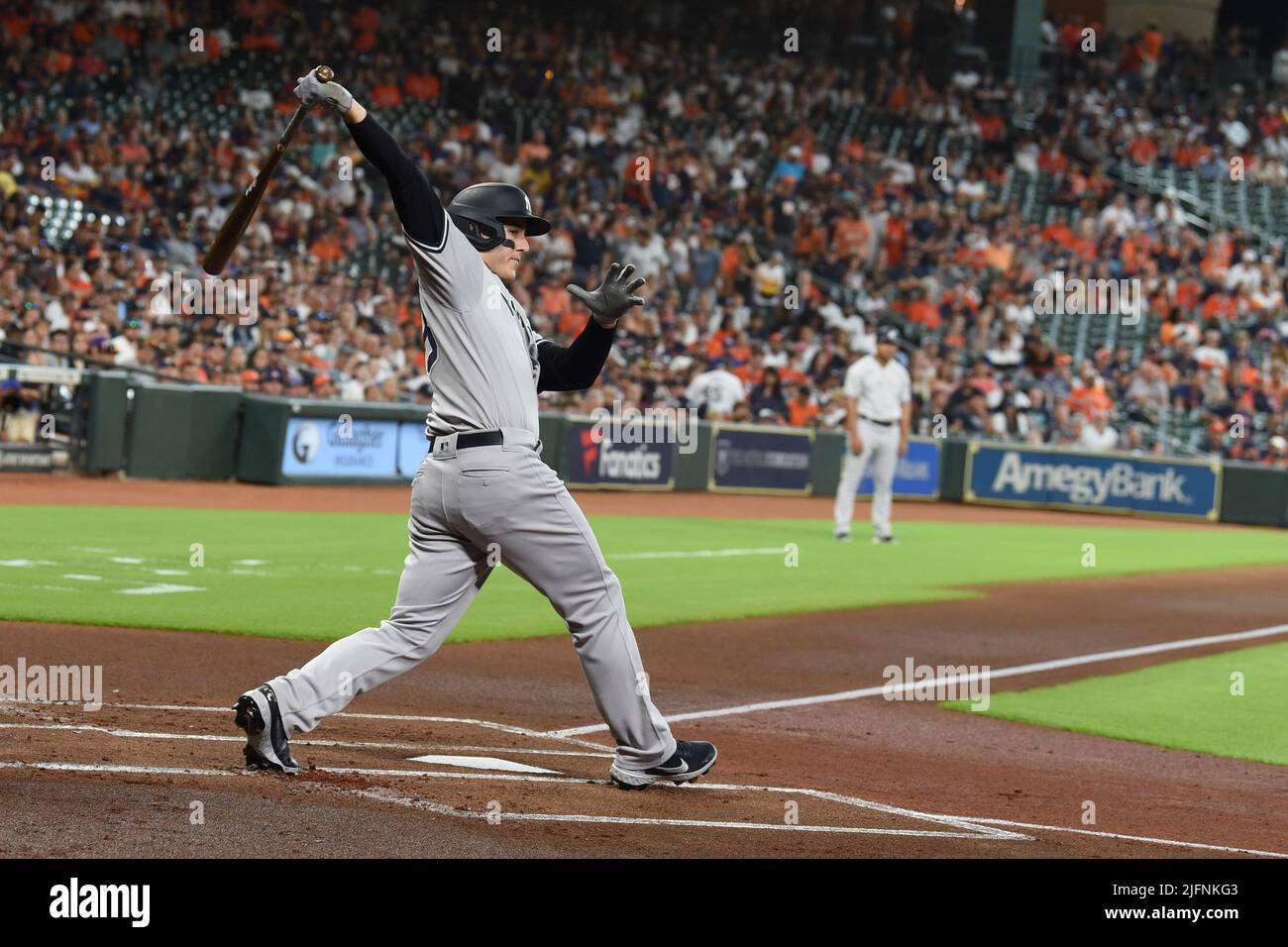 New York Yankees first baseman Anthony Rizzo (48) batting in the top of ...