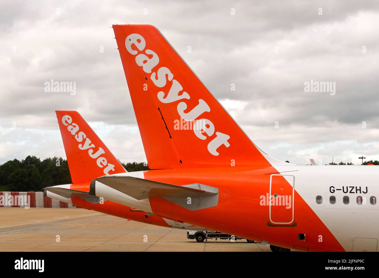 Tail of the aircraft hi-res stock photography and images - Alamy