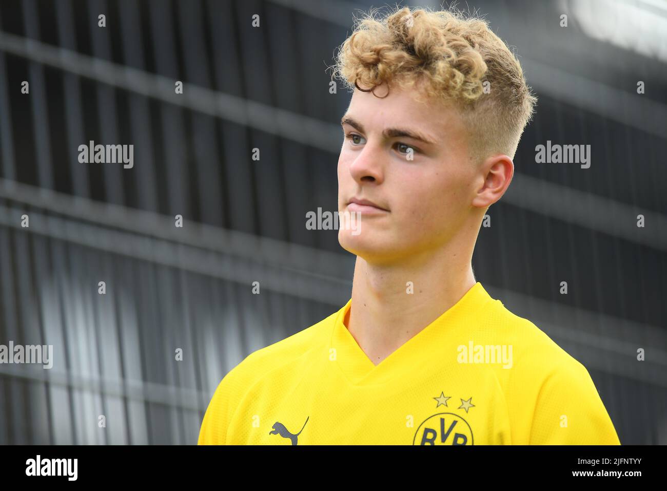 Tom rothe borussia dortmund hi-res stock photography and images - Alamy