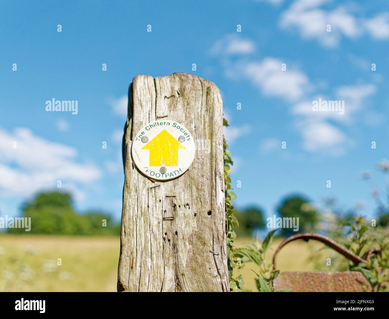 The Chiltern Society Footpath Sign, Chalk-house Green, Oxfordshire ...